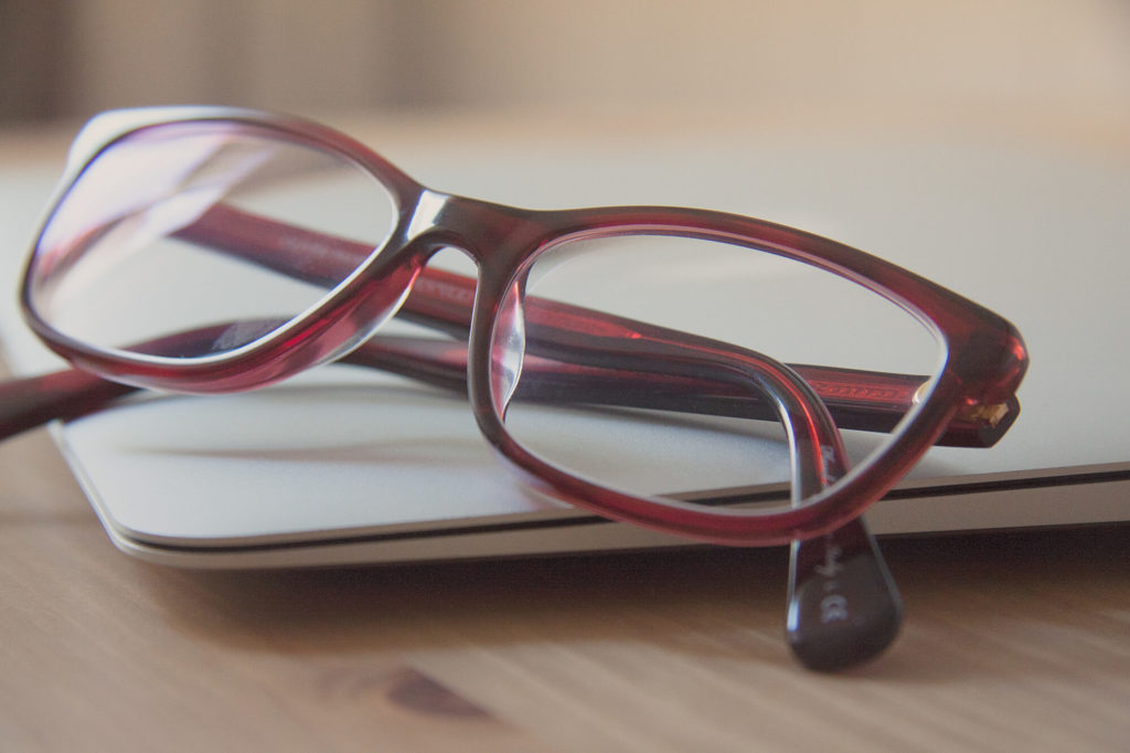 Signs That Your Eyesight Is Getting Weak